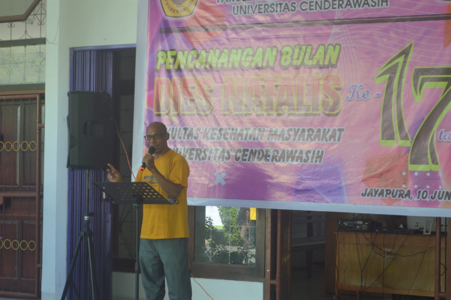 Senam Pagi Bersama Awali Bulan Dies Ke-17 FKM Uncen – UNCEN