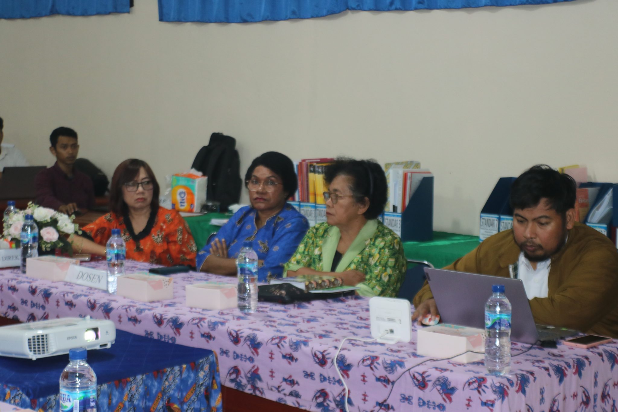 Visitasi Akreditasi Program Doktor Ilmu Sosial Pada Program Pascasarjana Uncen. – UNCEN