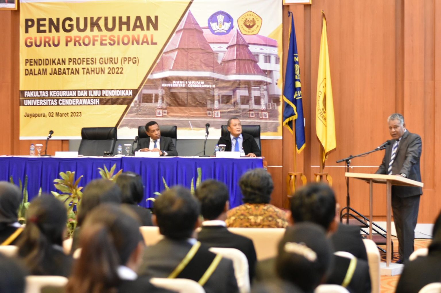 Pengukuhan Pertama Mahasiswa Program Studi Pendidikan Profesi Guru Universitas Cenderawasih – UNCEN