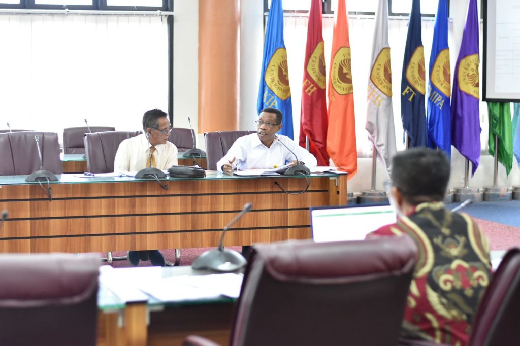 Pembahasan Biaya Kuliah Tunggal Pada Tahun Akademik 2023/2024 – UNCEN