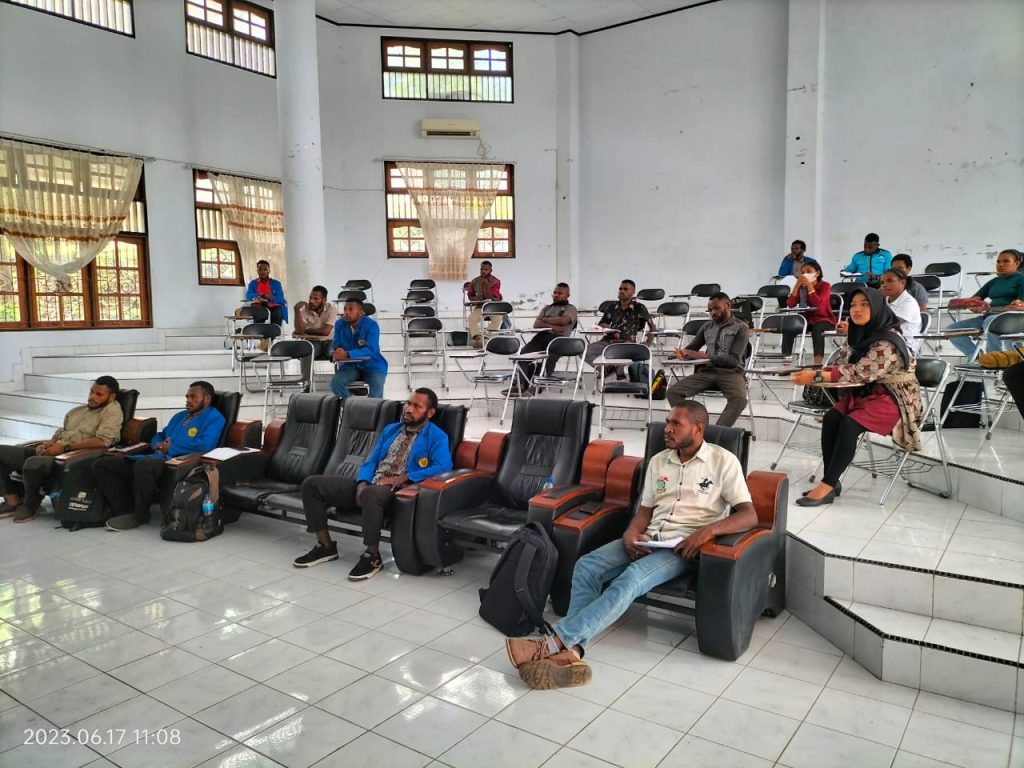 Pelatihan Penulisan Karya Ilmiah oleh BEM FKIP Uncen Melibatkan ...